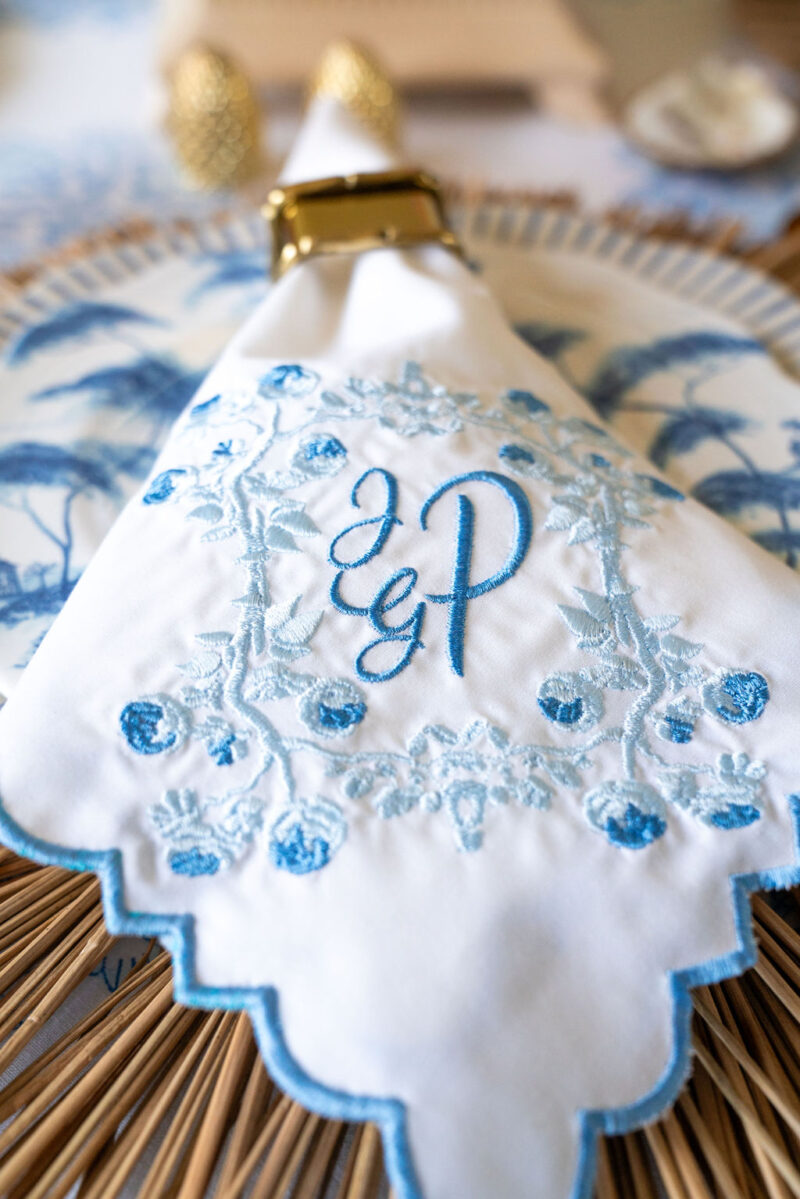 Creating a Chinoiserie Tablescape: A Captivating Blue and White Table ...