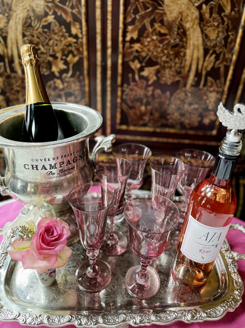 Pretty in Pink Tablescape Ideas for Your Next Pinky Party