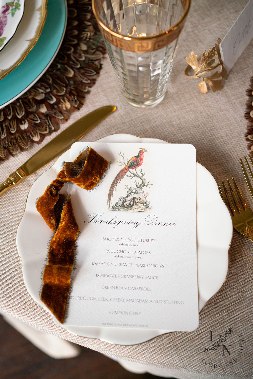 How to Set a Beautiful Bird-Themed Thanksgiving Tablescape