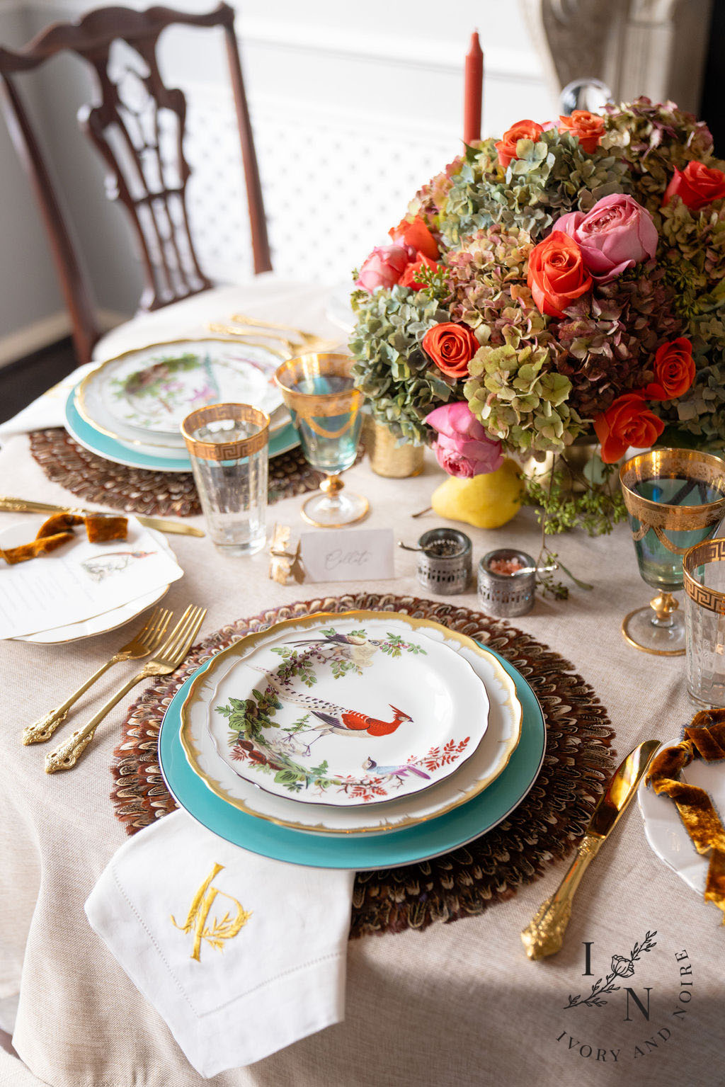 How to Set a Beautiful Bird-Themed Thanksgiving Tablescape