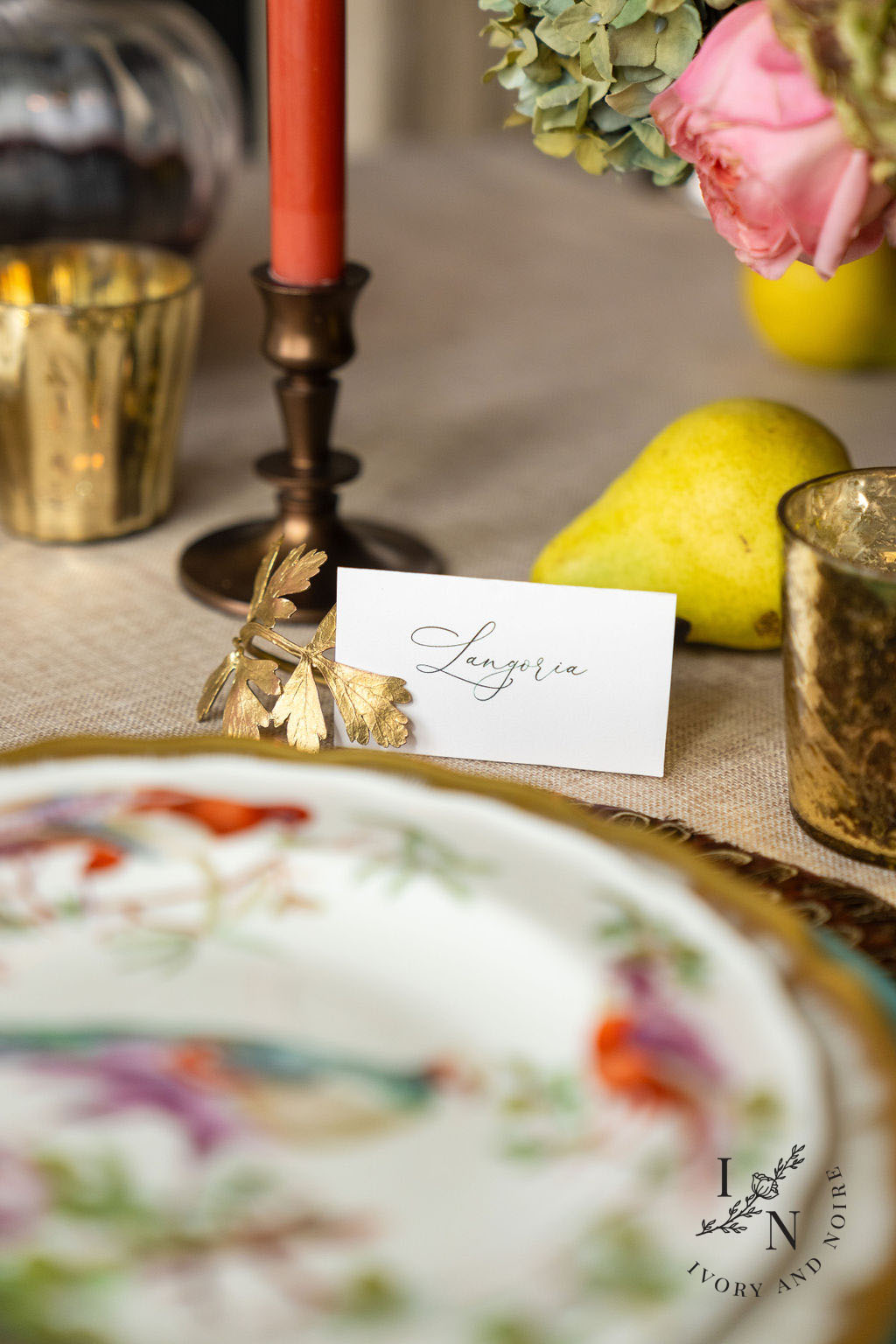 How to Set a Beautiful Bird-Themed Thanksgiving Tablescape