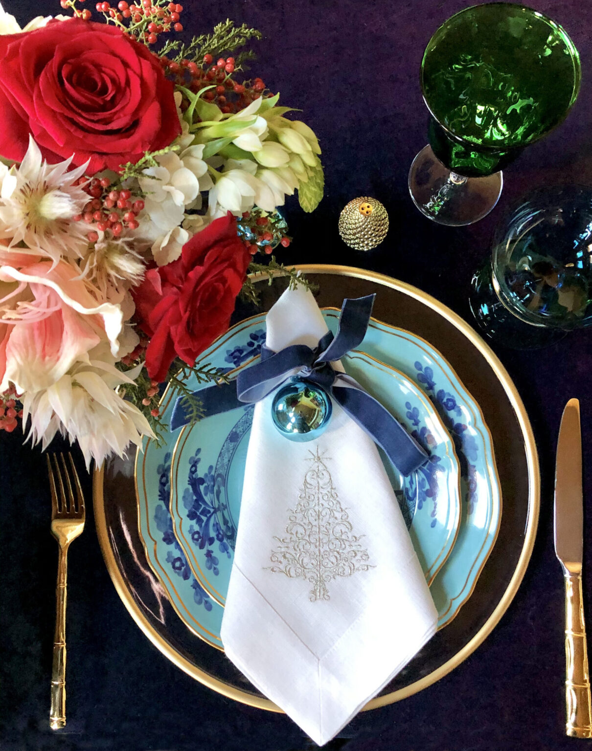 12 Tips to Set a Beautiful Christmas Table | Ivory & Noire
